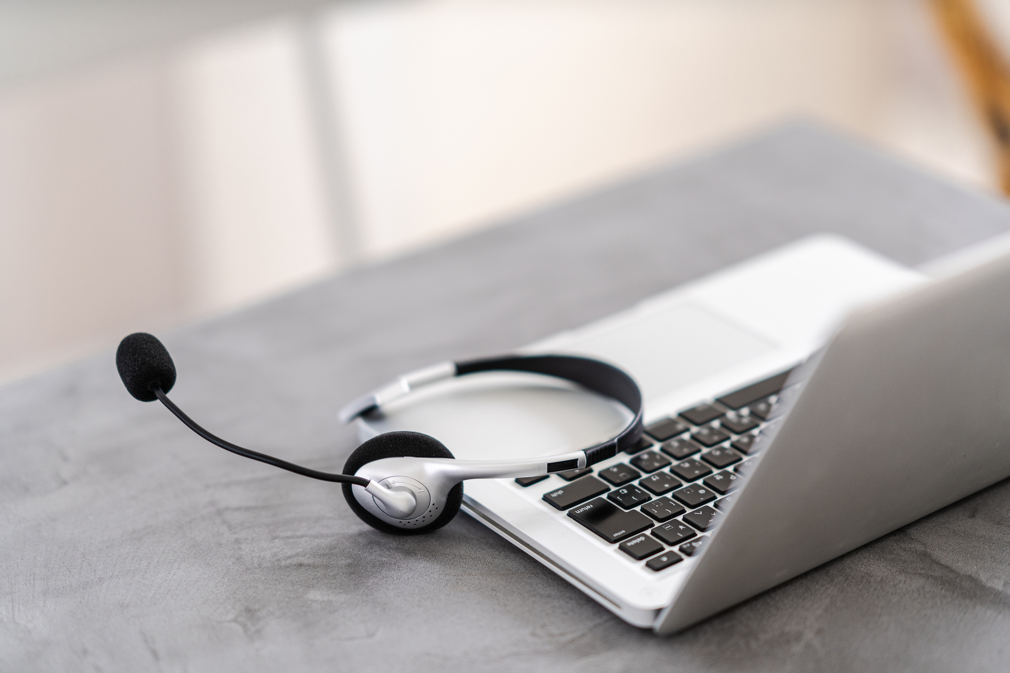 IVRとは？電話自動応答システムの導入方法やメリットについて解説します | CAT.AI（キャットエーアイ）